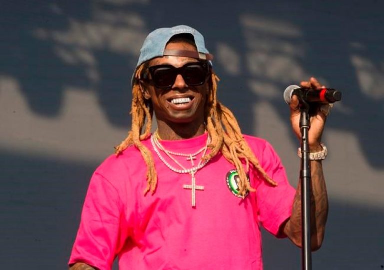 Rapper Lil Wayne charged with Felony Weapons Possession | Star Mag